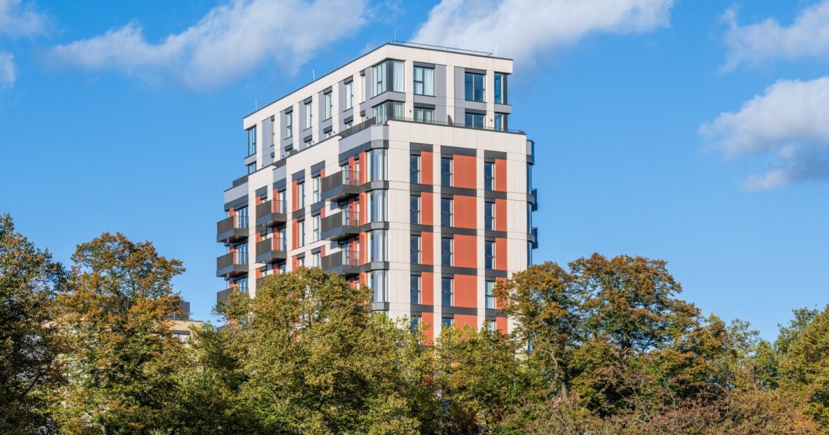 Chiswick High Road | Genius Metal Cladding | SBS Cladding