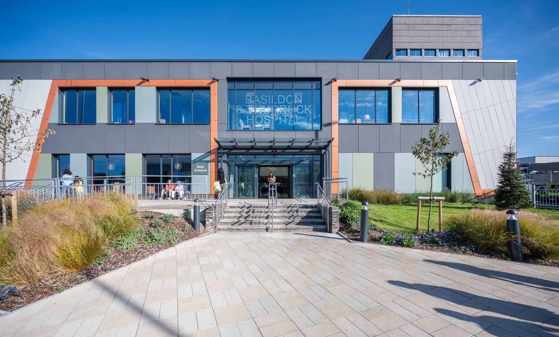 Basildon and Thurrock Hospital | Genius Metal Cladding | SBS Cladding